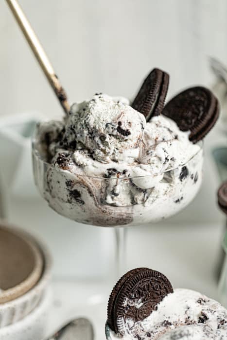 Homemade Oreo Ice Cream - Britney Breaks Bread