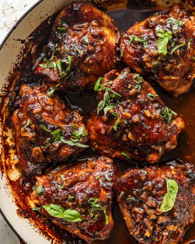 Honey Garlic Chicken Thighs (Easy, Juicy & Packed with Flavor ...